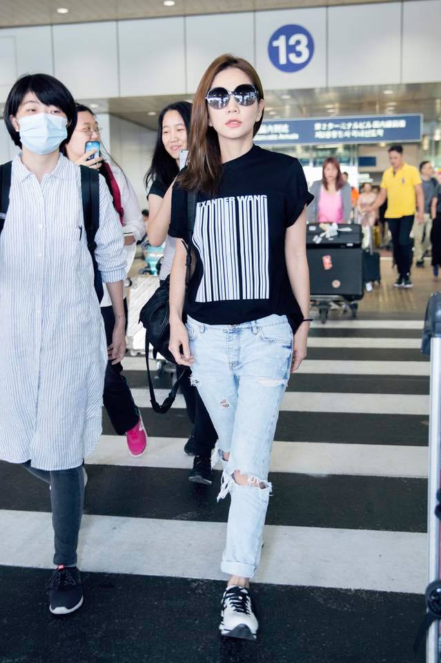 「Chic-lebrity」Ella 陳嘉樺 in Alexander Wang & Hogan – Mr. 布雷蕭